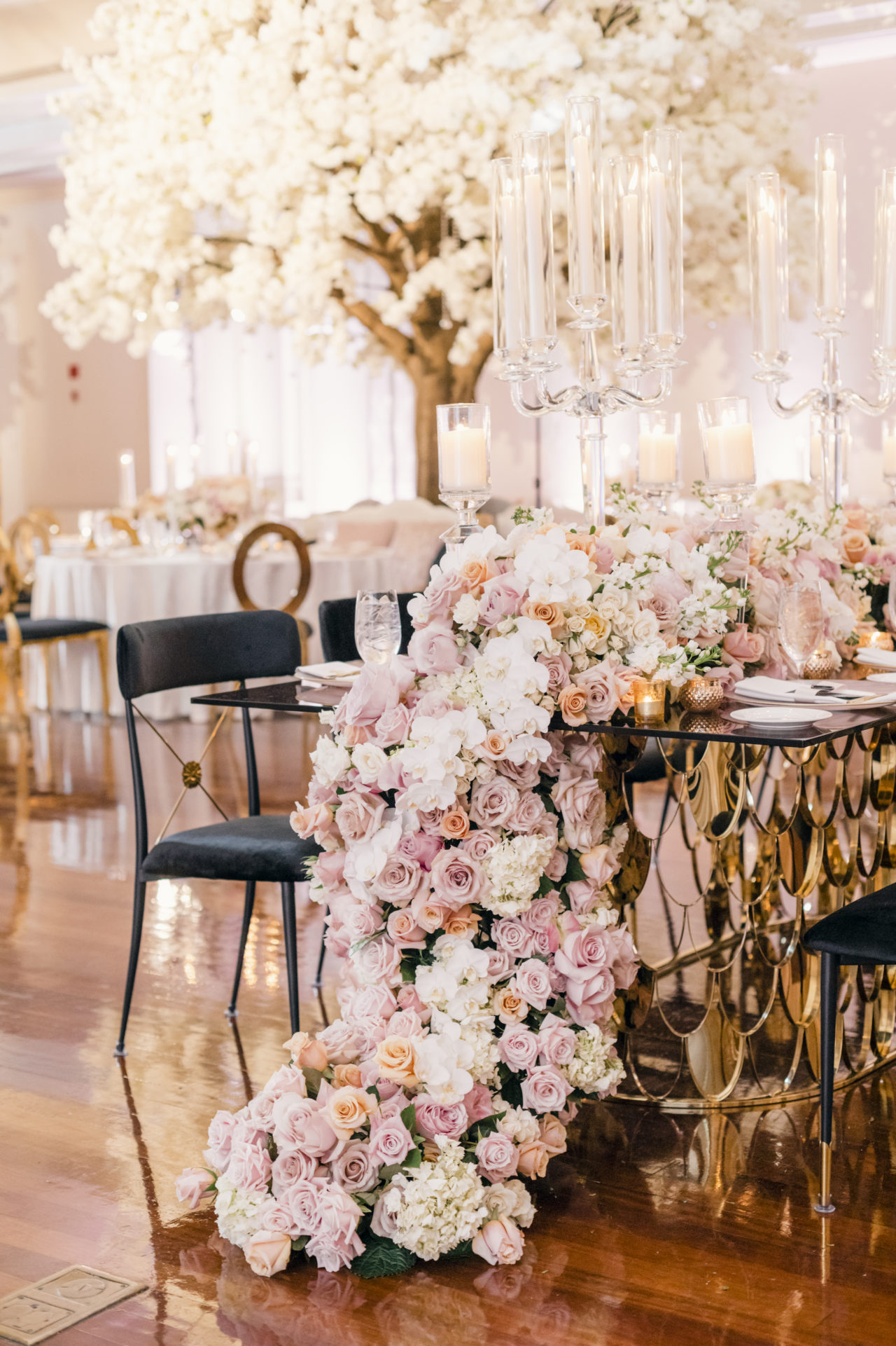 DRAMATIC DESIGNER RECEPTION | A 3D WEDDING DESIGN - Concept Wedding Designs